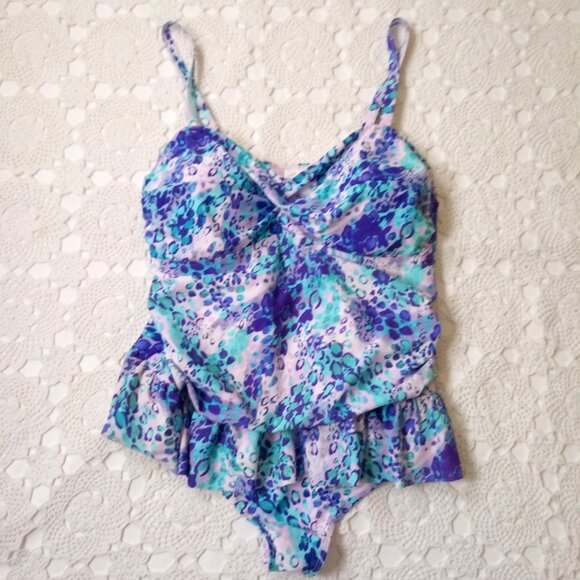 Jaclyn Smith | Swim | New Jaclyn Smith Swimsuit One Piece Skirted V ...